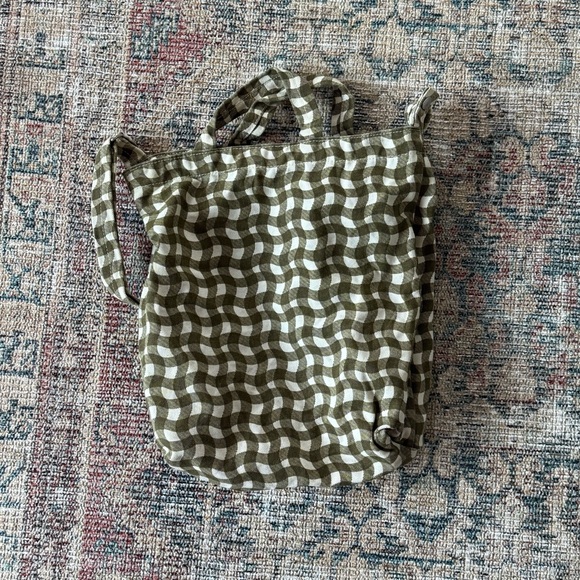 BAGGU | Bags | Baggu Zip Duck Bag Green And White Checkered Tote Bag ...